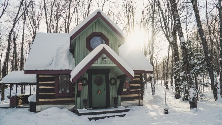 Winter Log Cabin Rentals in Algonquin Park | Northern Edge Algonquin